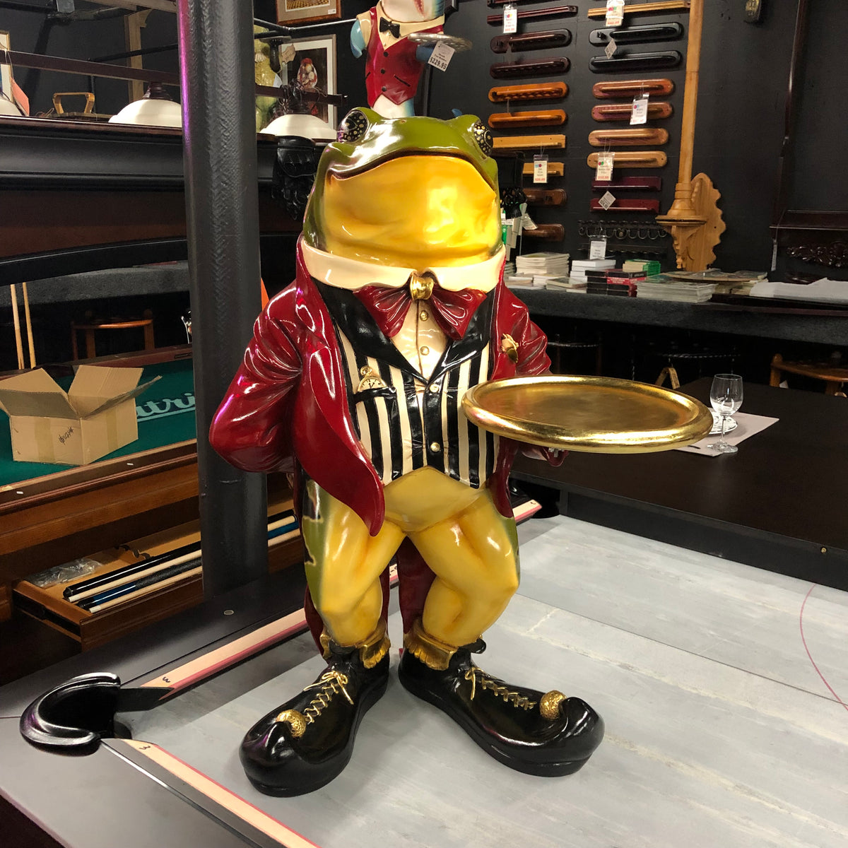 Frog Butler Statue – D&L Billiards